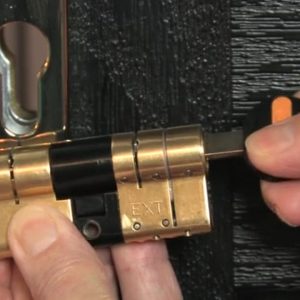 What is an Anti-Snap Lock? | Action Lock Services